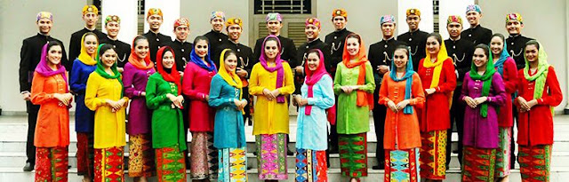 Seluruh finalis abang none Jakarta Timur dengan koleksi busana abang ...