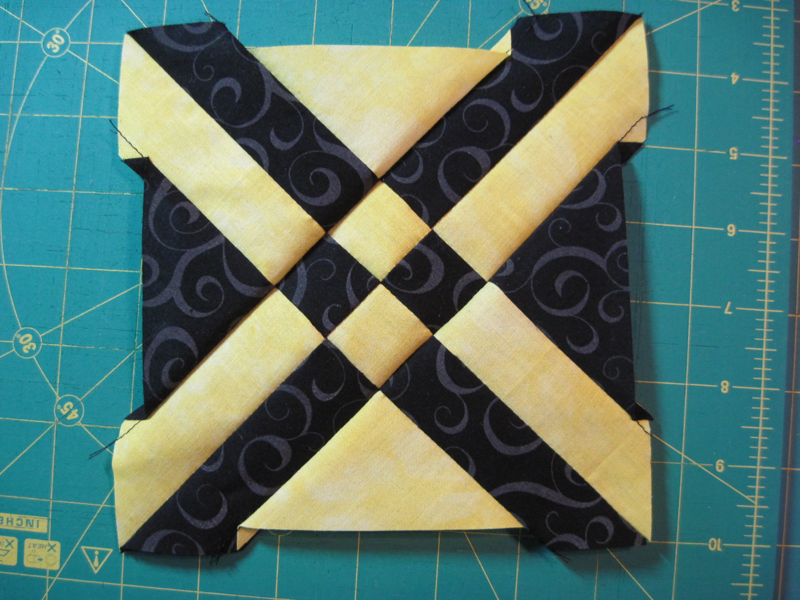 Red Letter Quilts: Nifty Method - A Quilt Block Tutorial