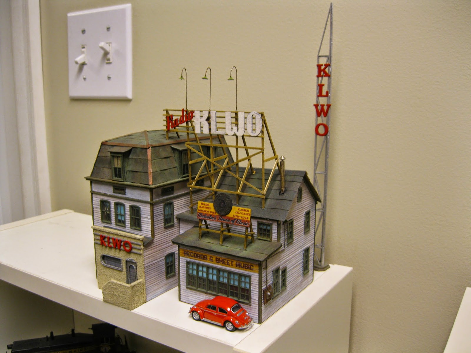 Craftsman Structures: Foscale Radio Station Built By Chris