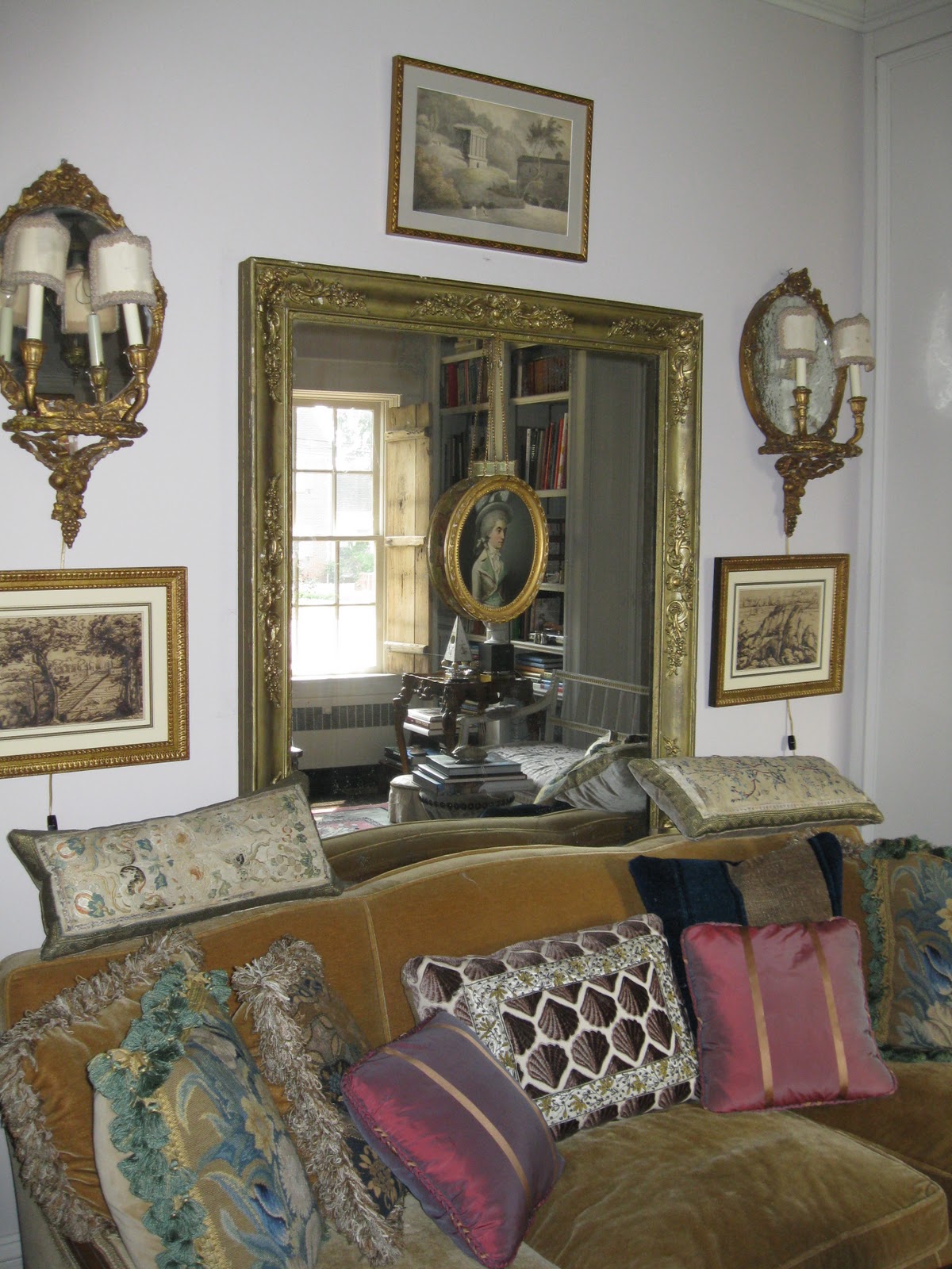 little augury: mirror, mirror on the wall: LITTLE MUSE