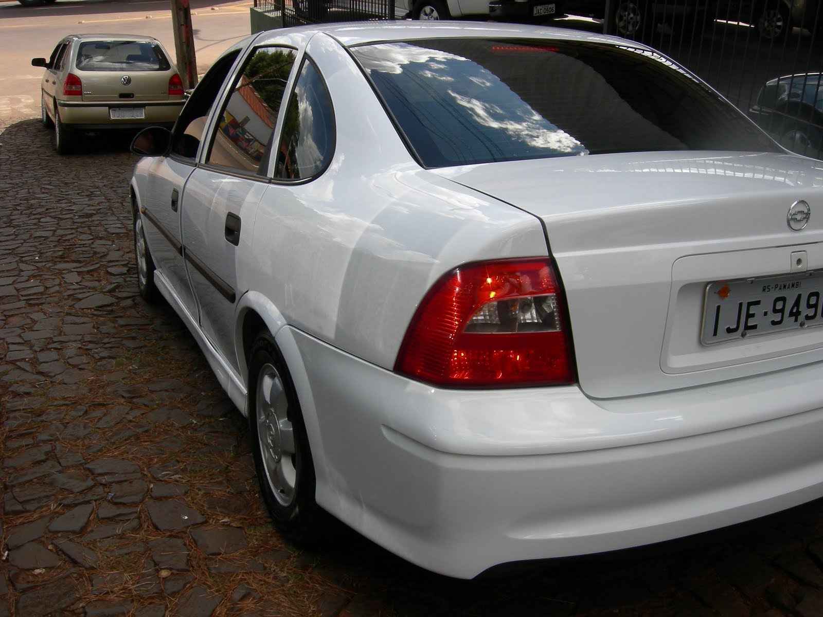 Beto Automóveis: GM VECTRA GLS 2.2 - 2000 (VENDIDO)