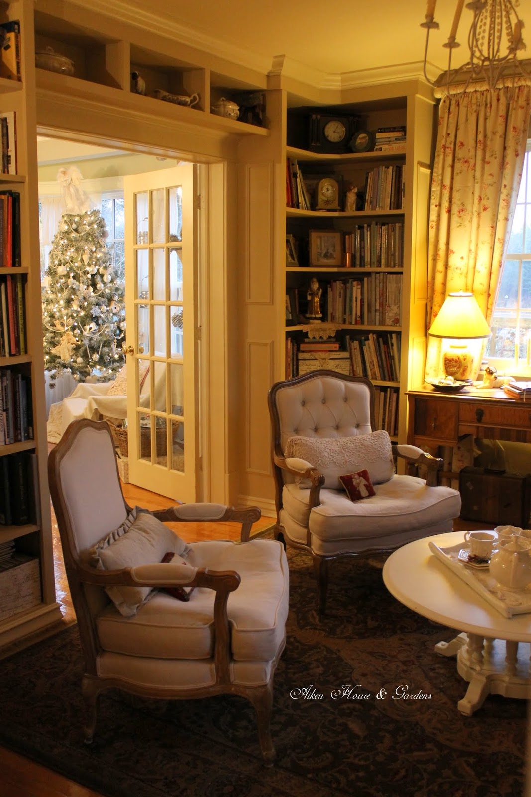 Aiken House & Gardens: Christmas in our Library