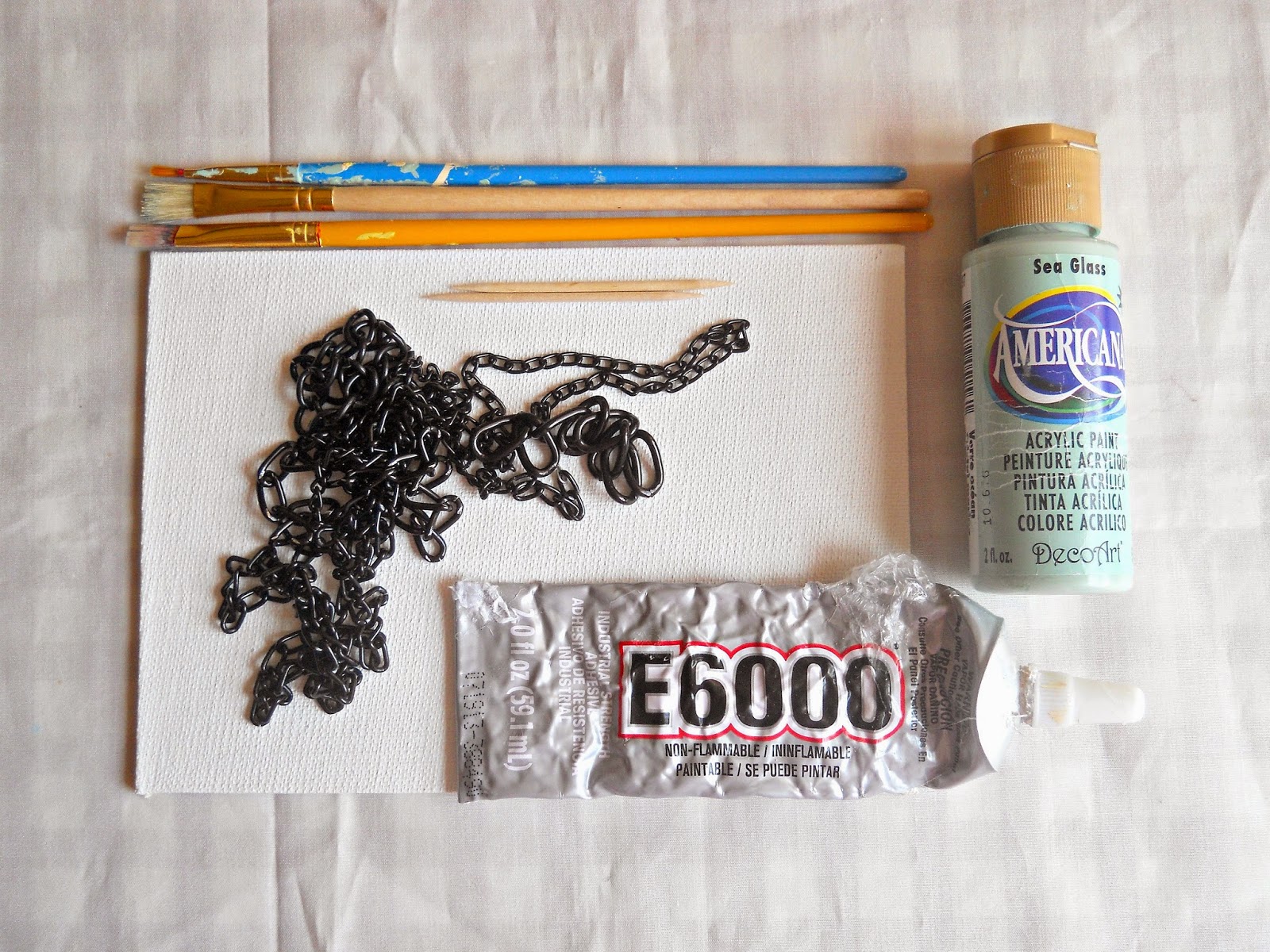 Chain Canvas DIY - Running With A Glue Gun