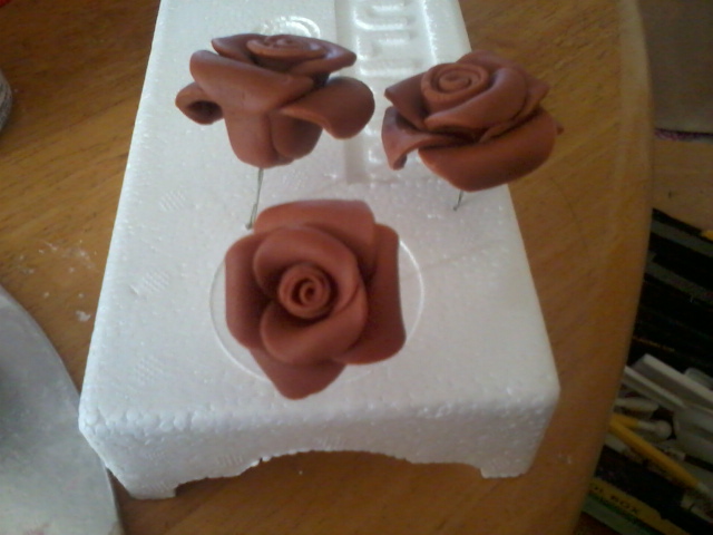 Dari Oven Kecik Hafiy..: Aktiviti dihujung minggu (bunga rose & kek dam)