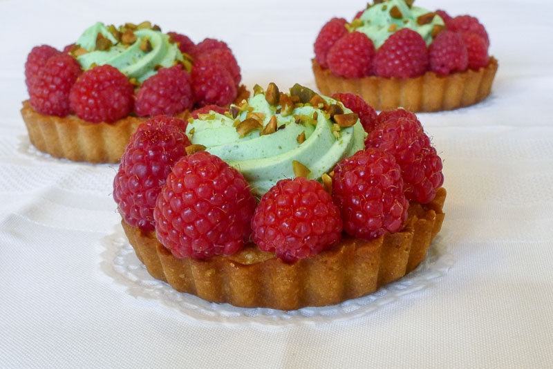 Simply Delicious : Raspberry Pistachio Tarts