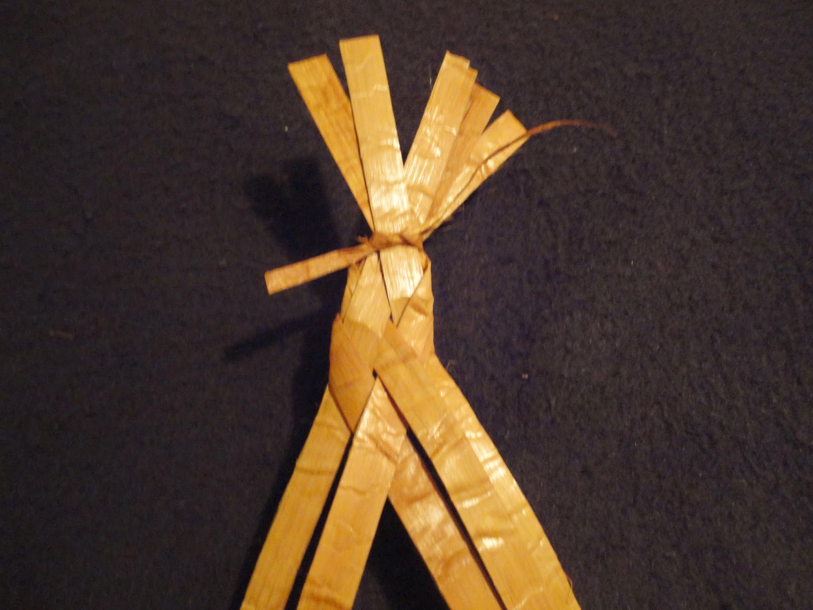 Giihlgiigaa - Haida Weaver: How to Braid a Headband