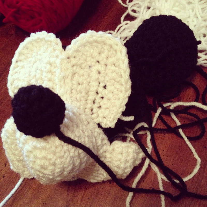 Handmade by Meg K: Crocheted Mickey Mouse [Pattern Review]