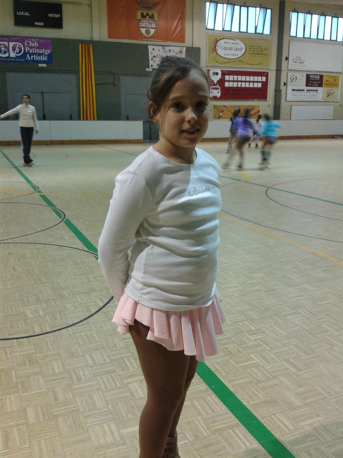 Niña Bajo Falda