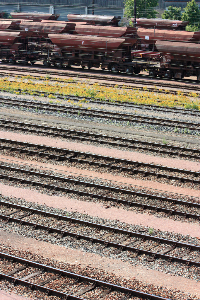 Amboise Daily Photo: the railroad yard