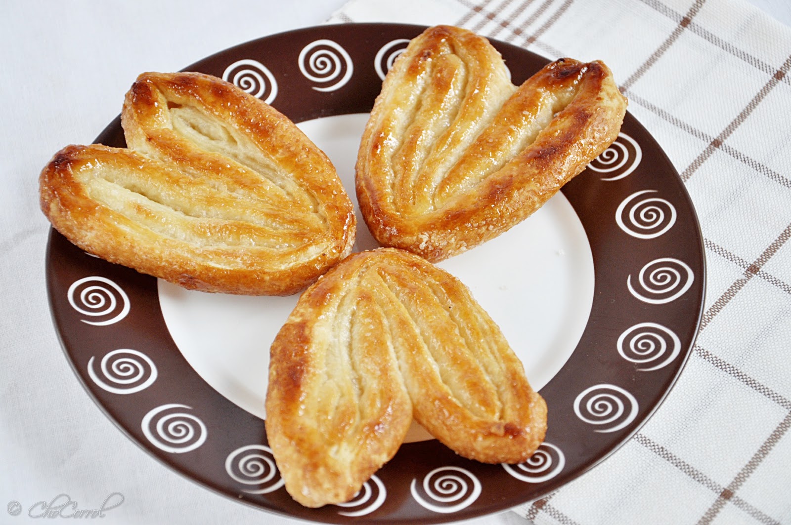 CoLoRes, SaBoRes, oLoRes...CoLoRs, TaSTeS, SmeLLS: orejas and basic ...