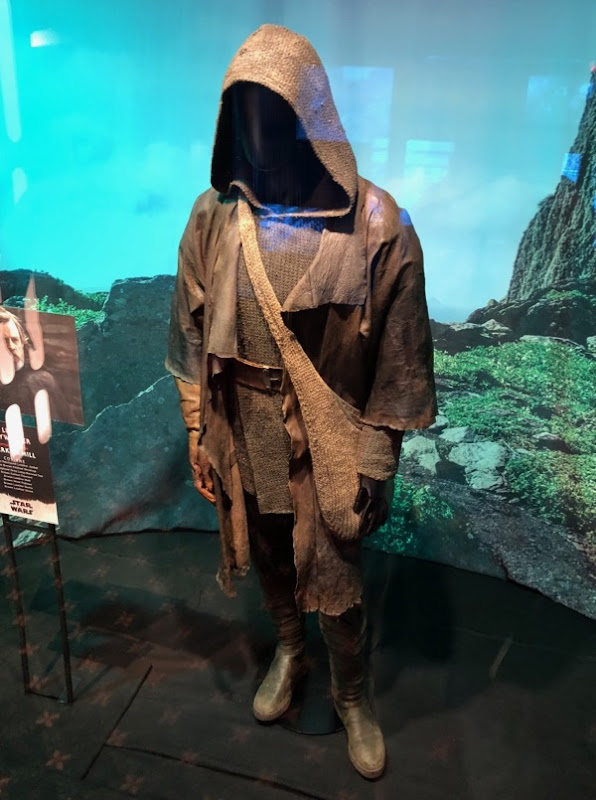 Hollywood Movie Costumes and Props: Star Wars: The Last Jedi film ...