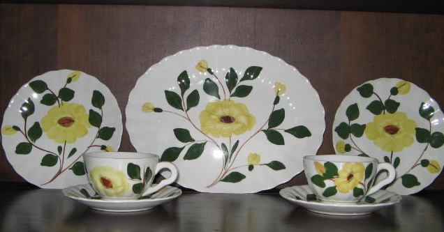 Snortin' GRITS: Blue Ridge Pottery "Yellow Nocturne" Pattern