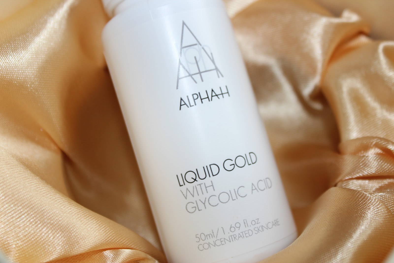 First impression — Alpha-H liquid gold | Discovering Beauty