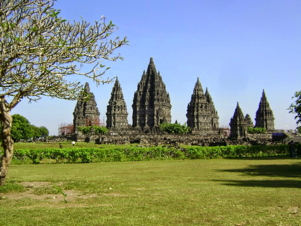 Prambanan temple photos and facts ~ travell and culture