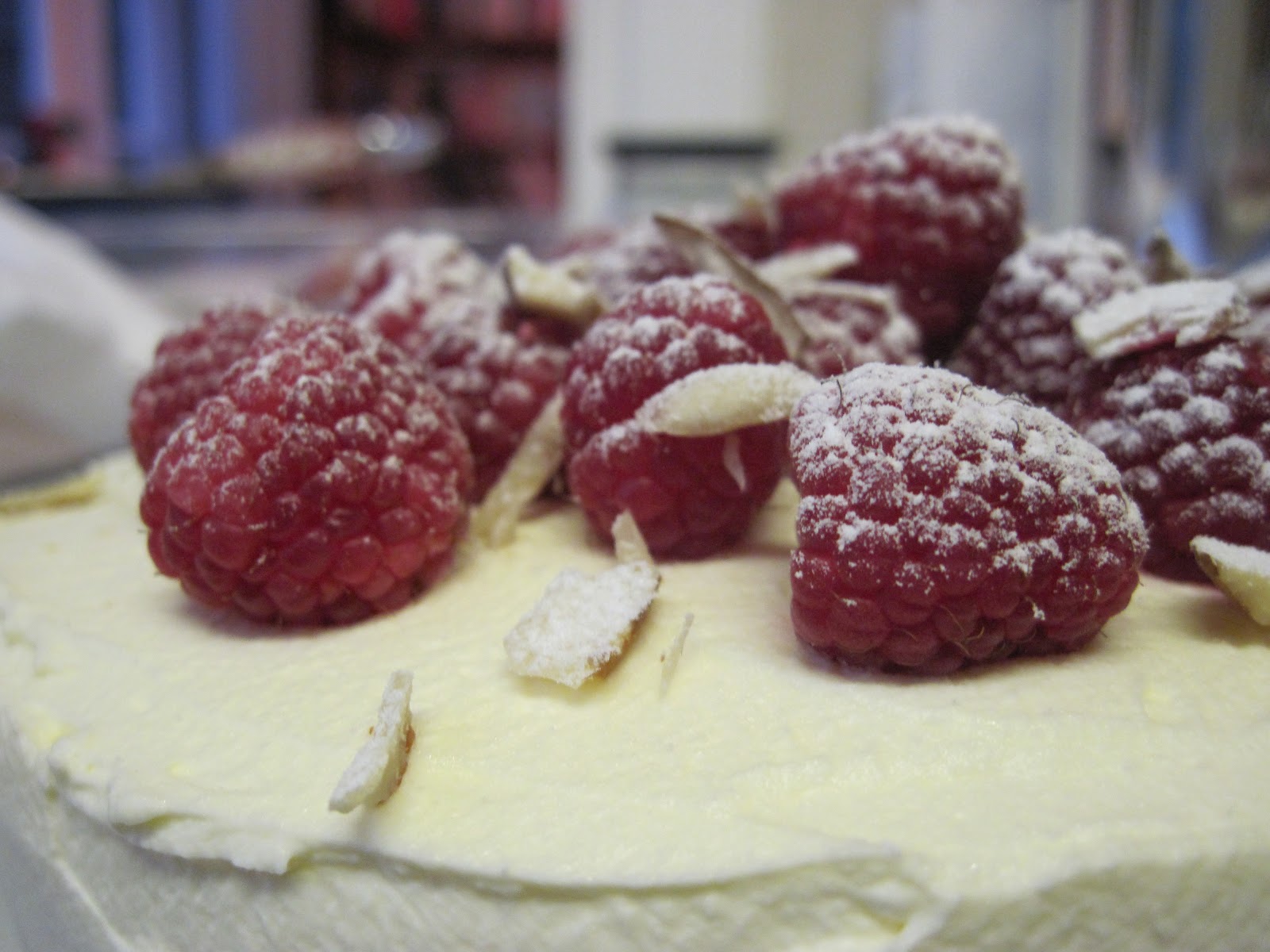 The Sugar Lump: Raspberry Bakewell Cake