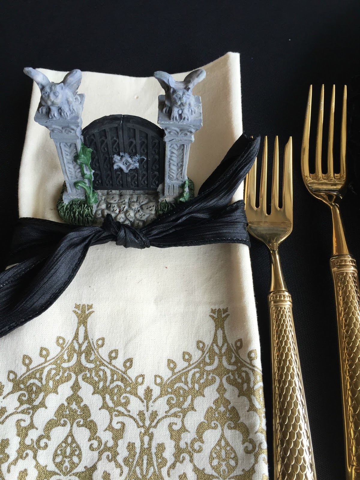 Purple Chocolat Home: Disney's Haunted Mansion Table