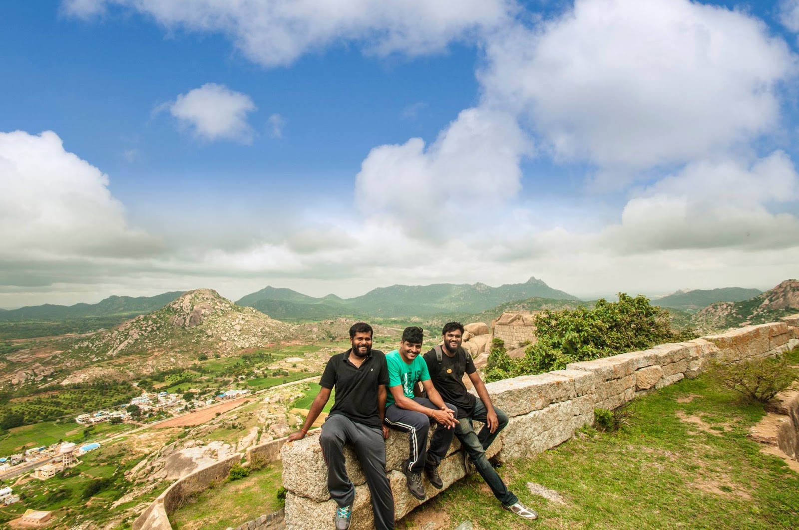 Day trek to Gudibande Fort and Avalabetta Hillock