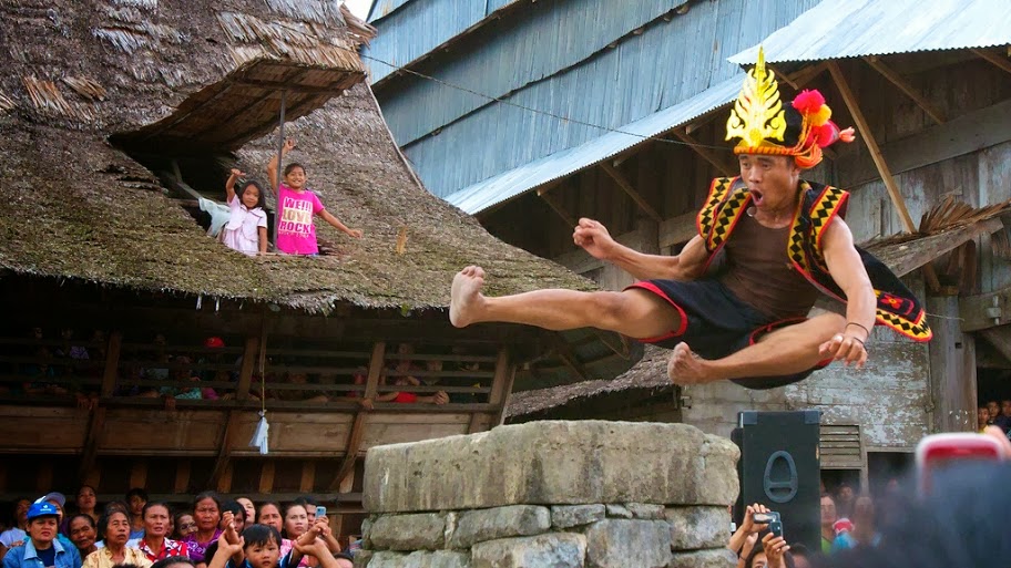 ILMU JITU KOMPUTER DAN INTERNET: Sejarah Lengkap Lompat Batu ( Hombo ...