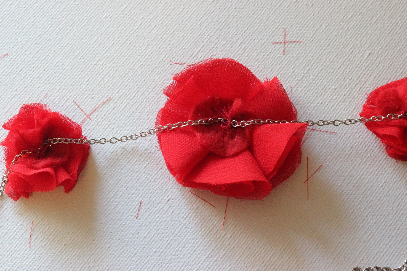 Little Accents: Fluffy Flower Necklace