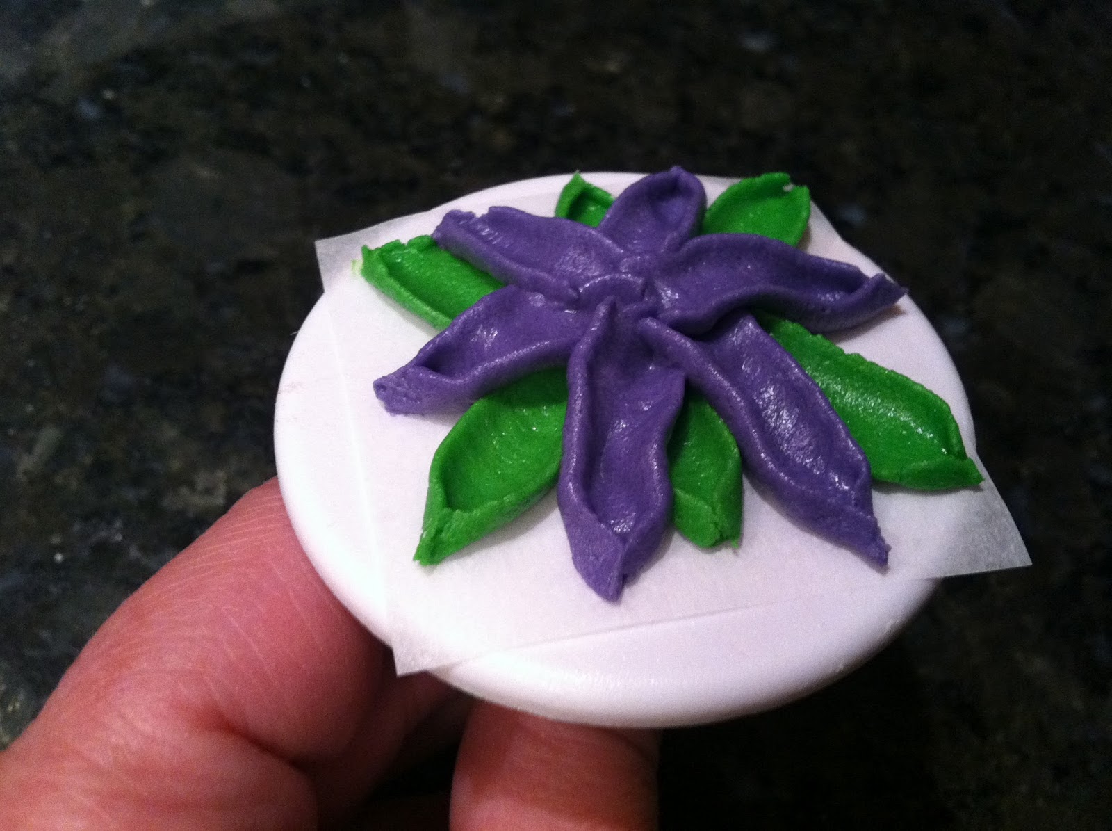 The Iced Queen: Royal Icing Water Lily