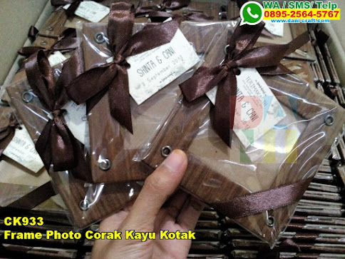 Frame Photo Corak Kayu Kotak | Souvenir Pernikahan