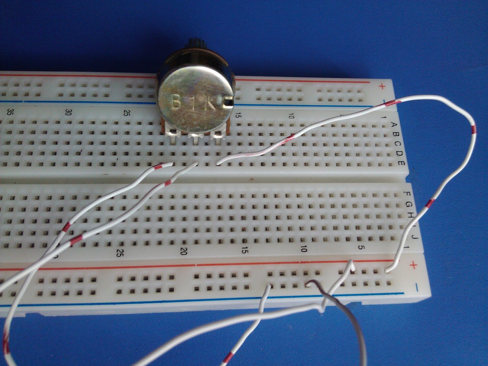 Technology Laboratory: Arduino Project 4 - Analog Input And Serial Com ...