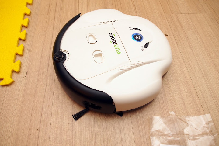 潘大少的敗家好物: [開箱]MSI微星 FUNROBOT iCleaner M800 智慧型吸塵器/掃地機入手