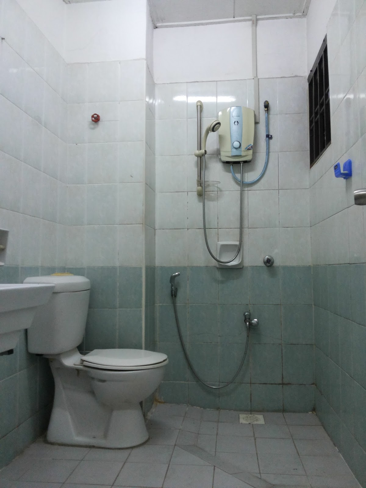 HoMeStAy AiSyAh : Gambar Bilik