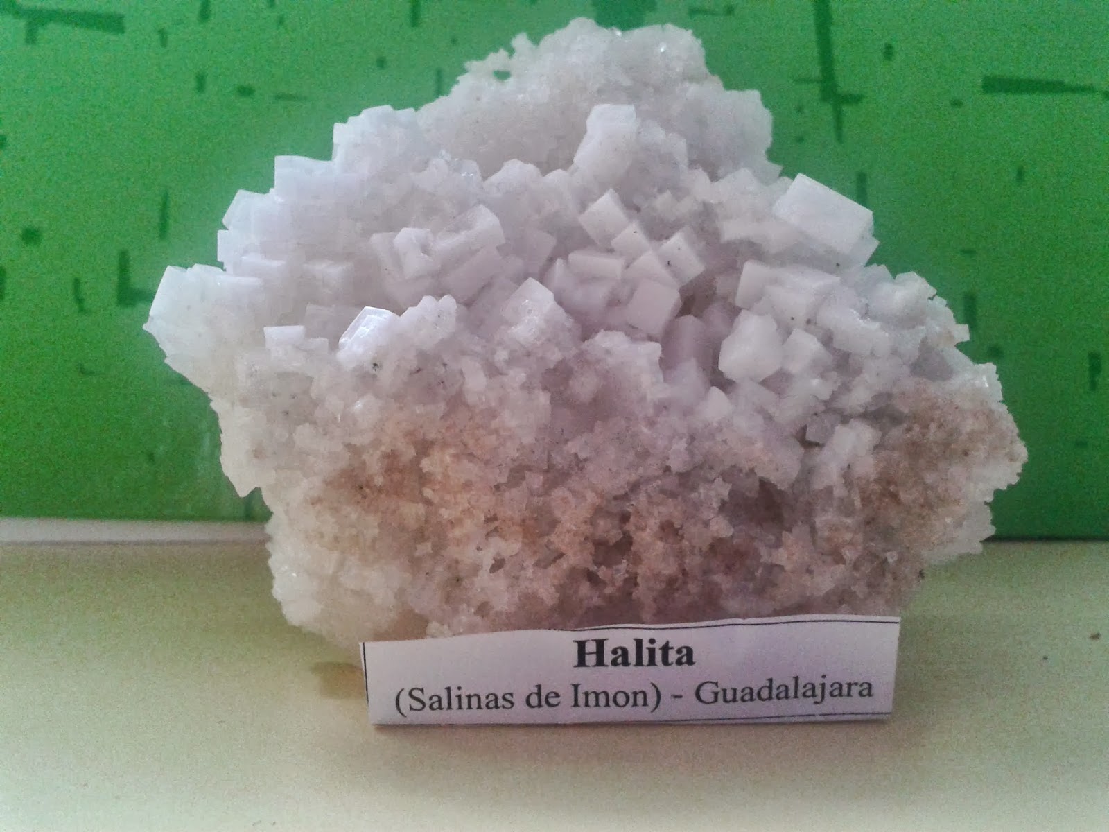 LOS MINERALES: HALITA