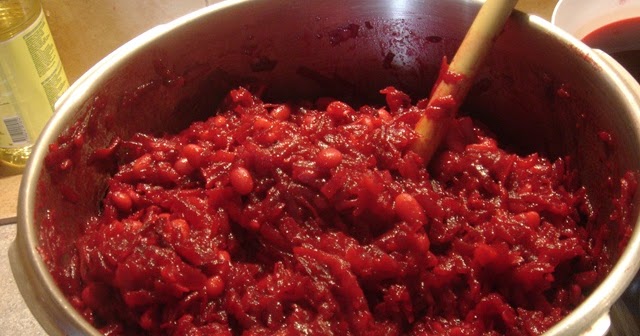 PAMĖGTI MAISTO GAMYBOS RECEPTAI: Burokėlių mišrainė žiemai