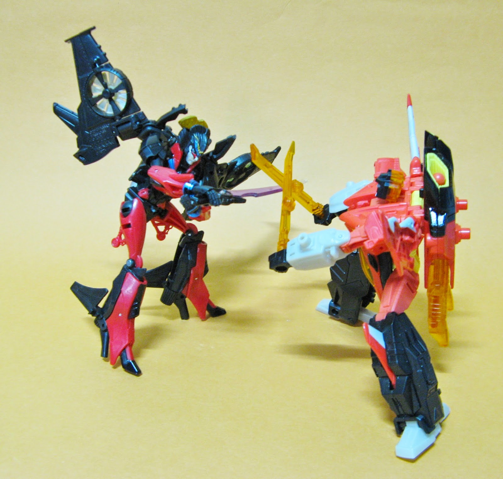 TRANSFORMERS : Generations Deluxe class WINDBLADE(IDW) 變形金剛世代系列 豪華級風之刀