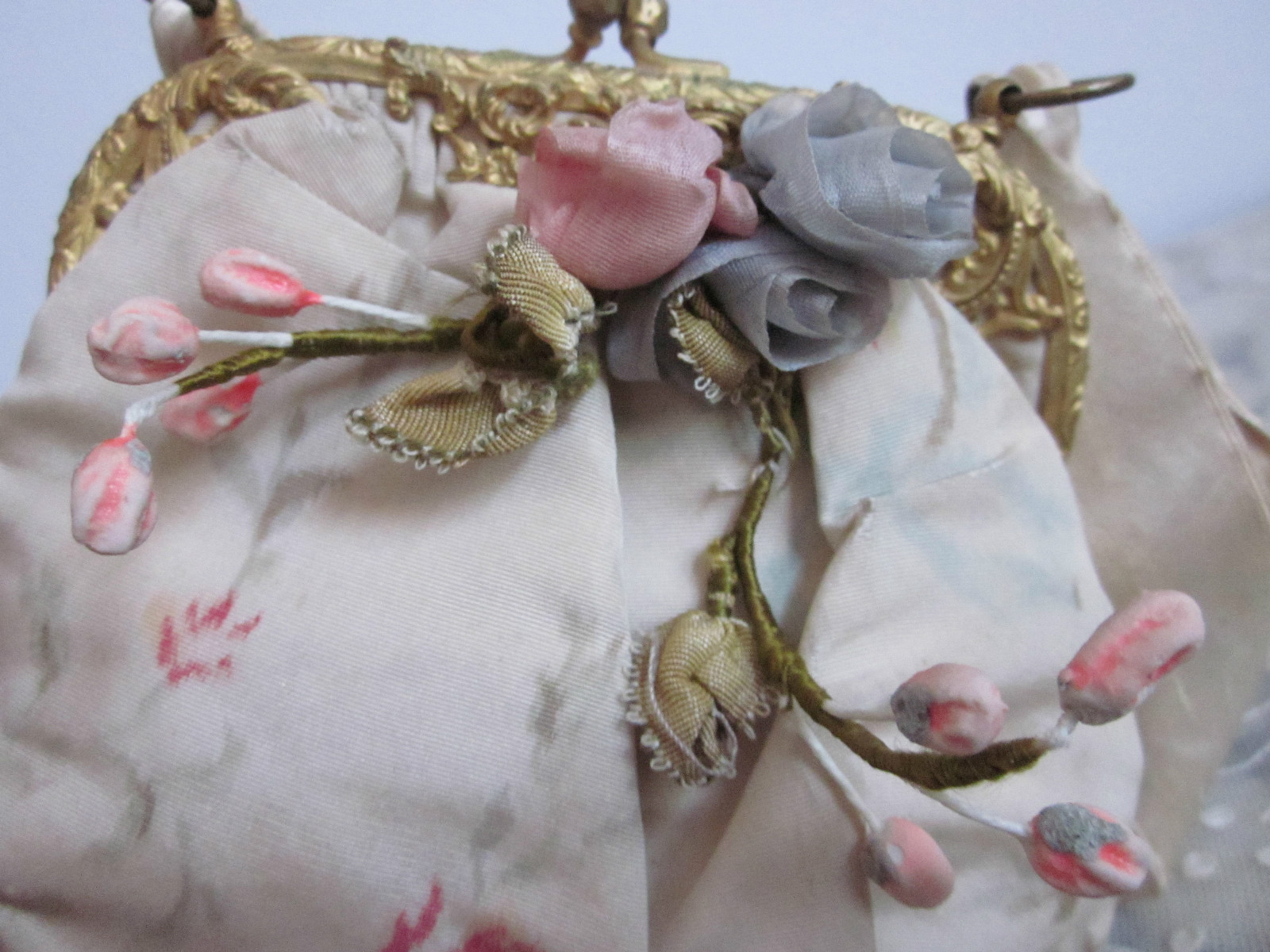 Marie Arden Pink Living: Ribbon work purse!