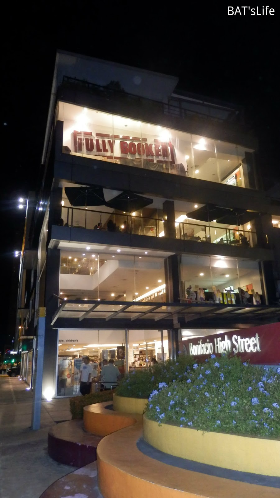 Fully Booked (Bonifacio High Street)