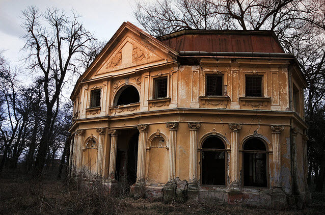 Ploaia de cuvinte: Castelul de la Banloc - cel mai frumos castel baroc ...