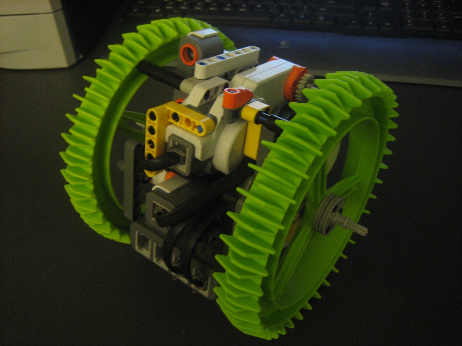 LEGOs and Robots: Wheel Droid