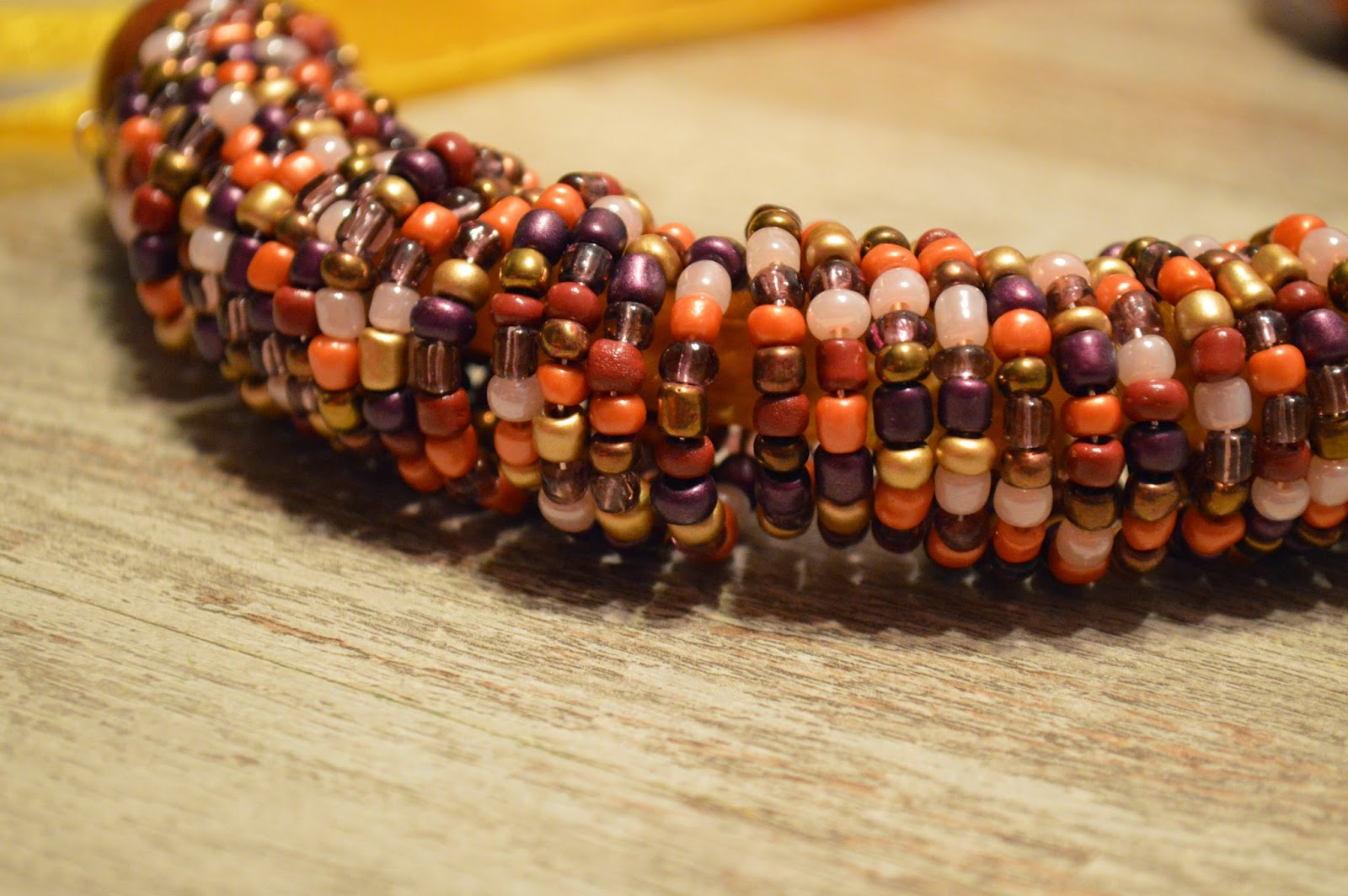 Boabe de piper - Bijuterii handmade: Colier statement