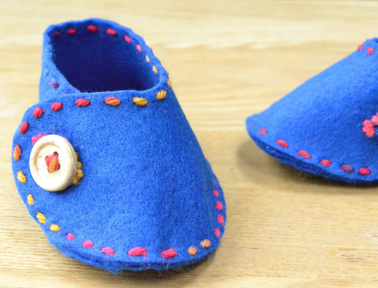 Ginx Craft : Wrap Over Felt Shoe