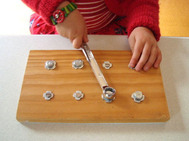 mousehouse: Fine motor skills activity- nuts, bolts and screws