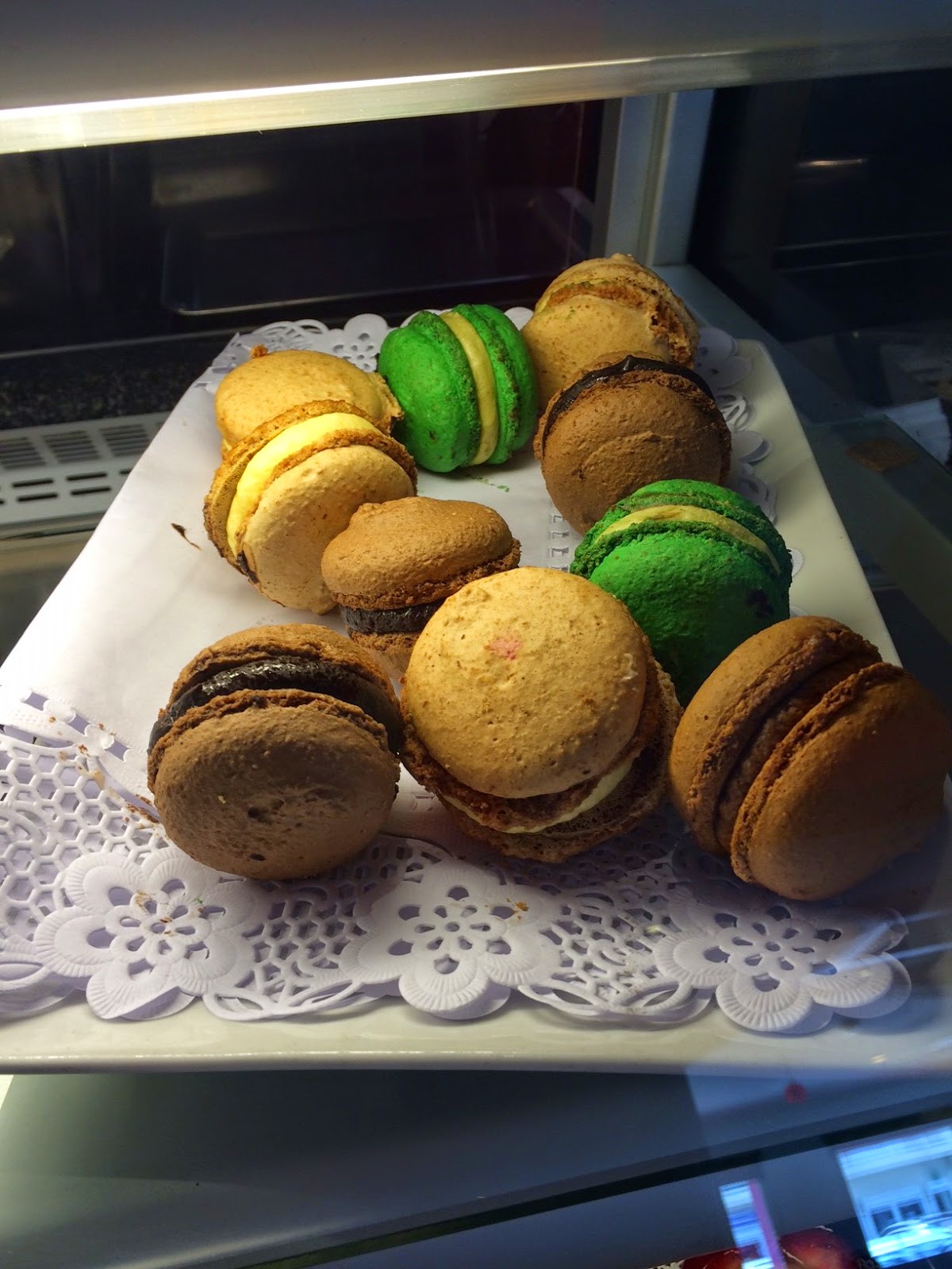 The French Macaron Critic: Macarons in St. Maarten- Worth the search?