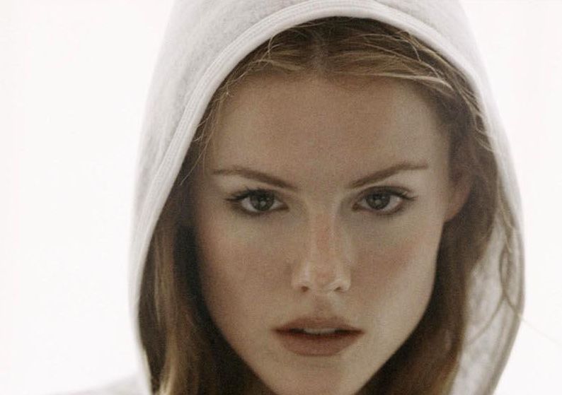 Belialith's Tales...: Kathleen Robertson - Azkadellia the witch in Tin Man