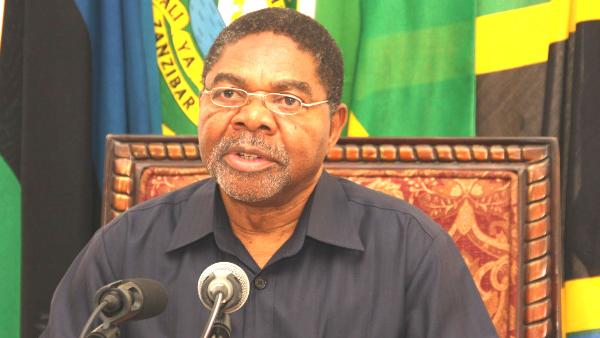 RAIS WA ZANZIBAR DR SHEIN AFUATA NYAYO ZA MAGUFULI .. AANZA TUMBUA ...