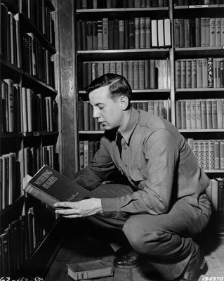 i heart photograph: archive • Army Libraries Through the Years