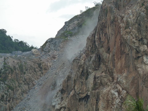 Caving in SE Asia: Gunung Kanthan quarry