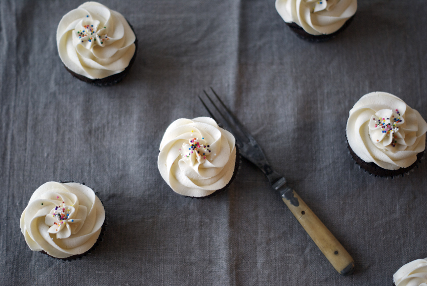 Cupcake Attack! - Coco Cake Land