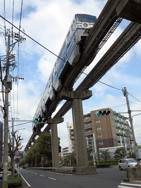 Robert Schwandl's Urban Rail Blog: JAPAN - Kitakyushu Monorail