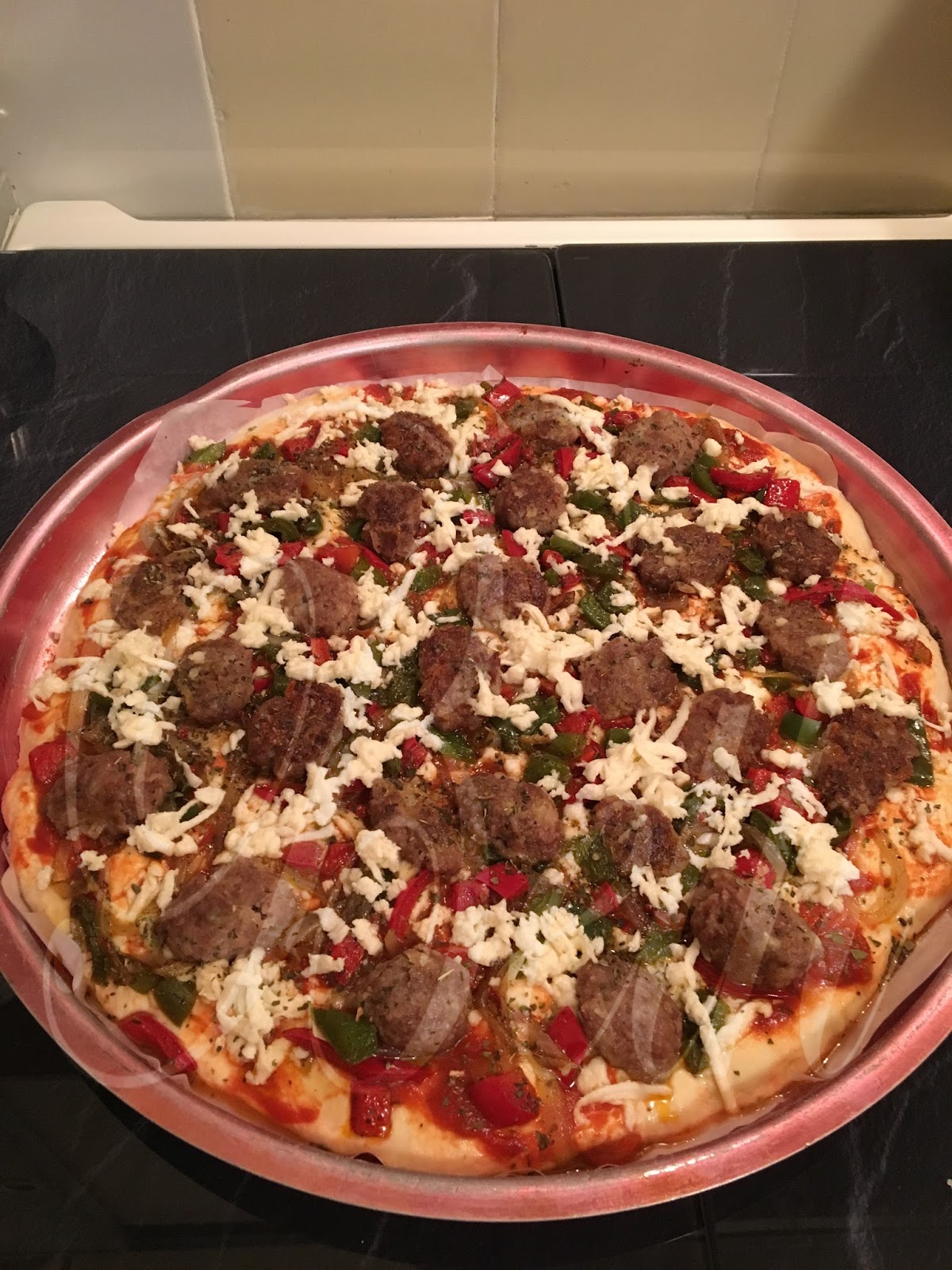 .: Pizza aux Boulettes de Viandes et Poivrons / Pizza com Almondegas e ...