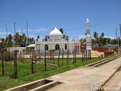 AHMADIYYA MOSQUE: Baitul Hamd Mosque - icacos, Trinidad & Tobago
