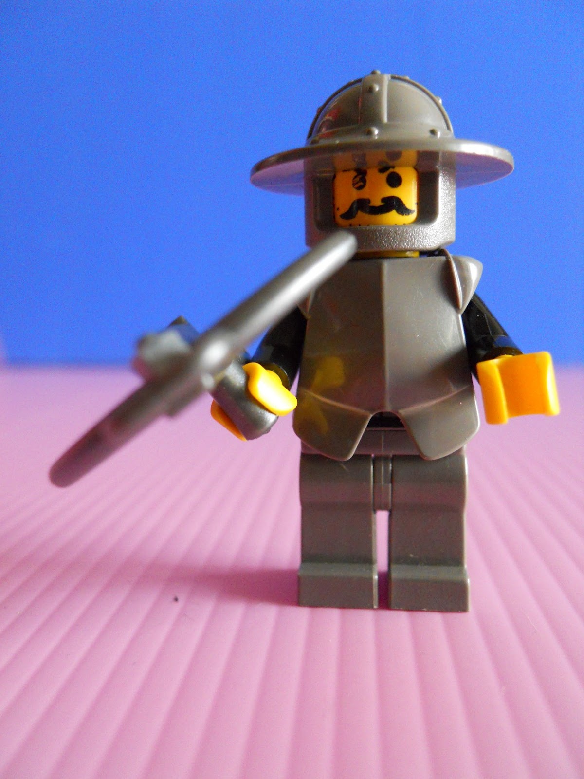 Dexters Diecasts (DexDC): LEGO Minifigure ~ Medieval Soldier with iron ...