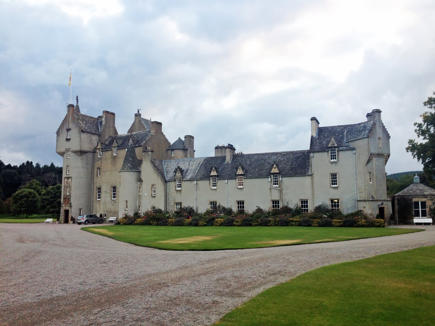 Wine and Spirits Travel: Mixing Scotch with Royalty