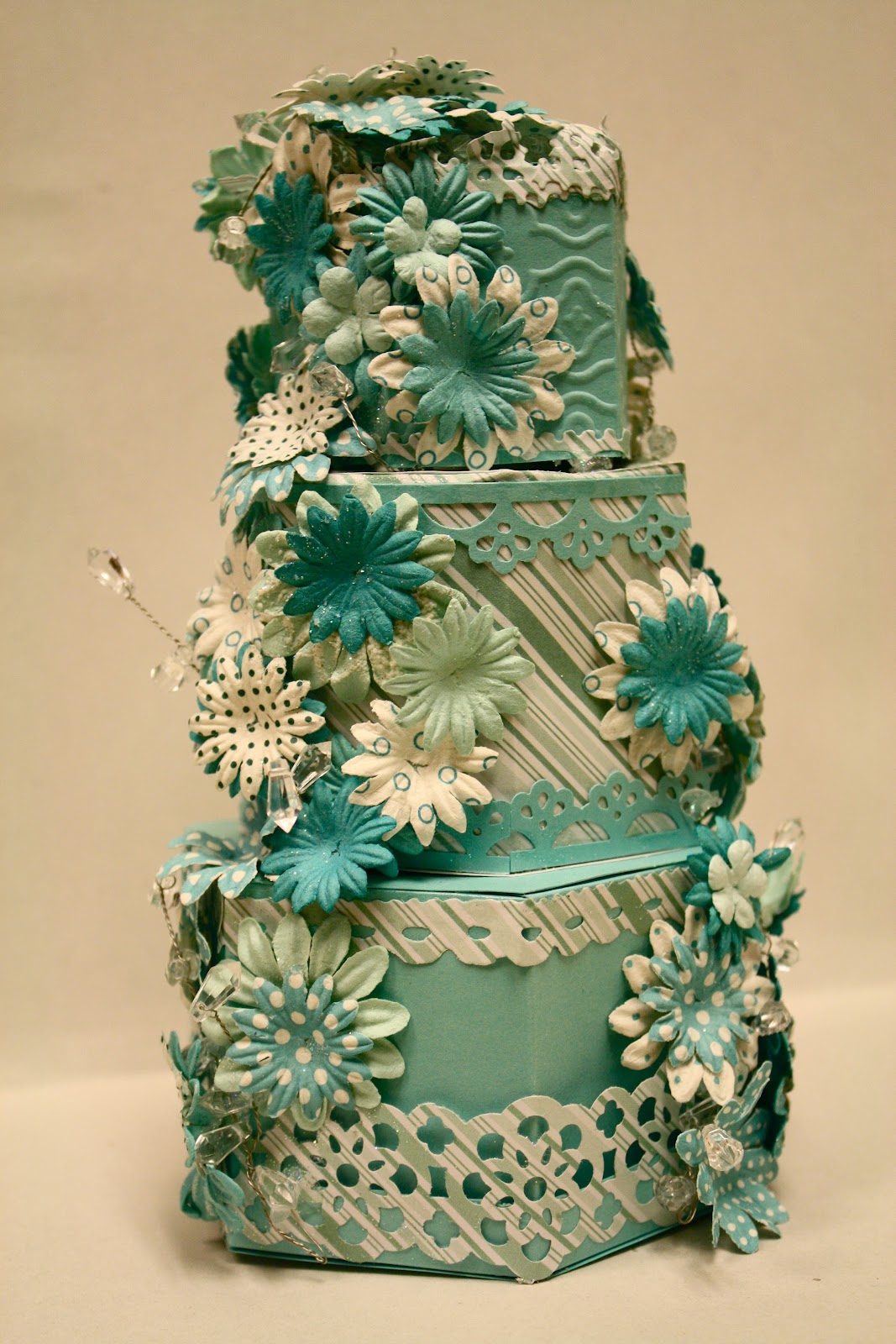 Lindy's Stamp Gang: Beautiful Paper Cakes
